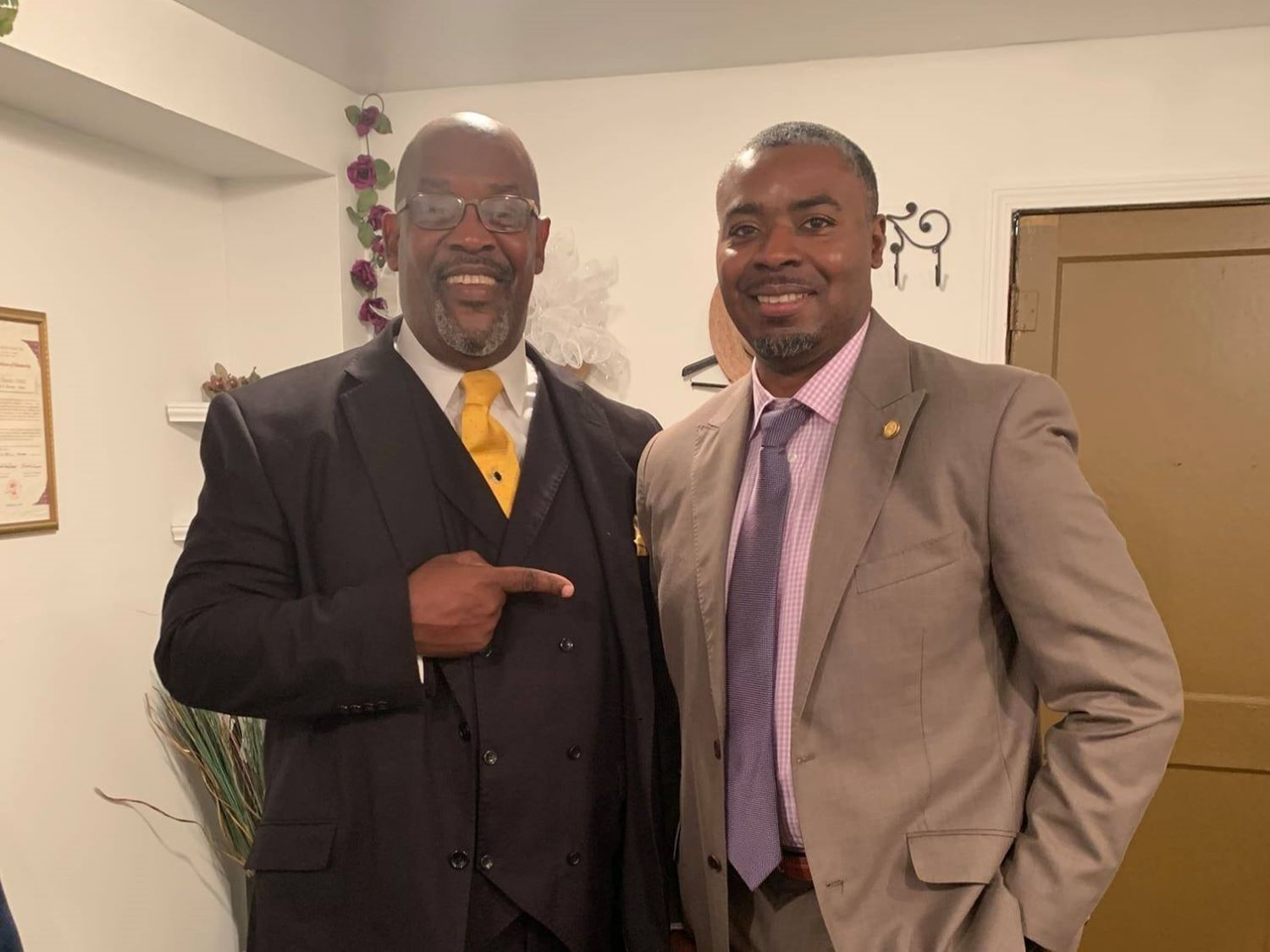 Tim Hunt: Winning Government Contract without Having Experiences in the ...